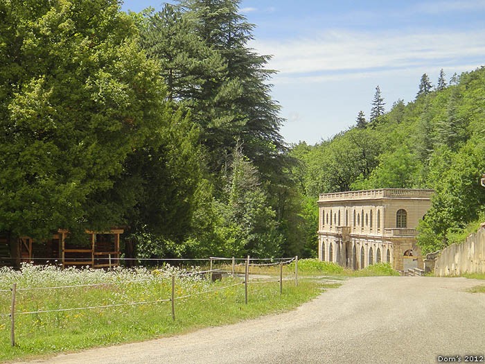 Saoû, forêt de saoû, auberge des dauphins, synclinal perché de la foret ...